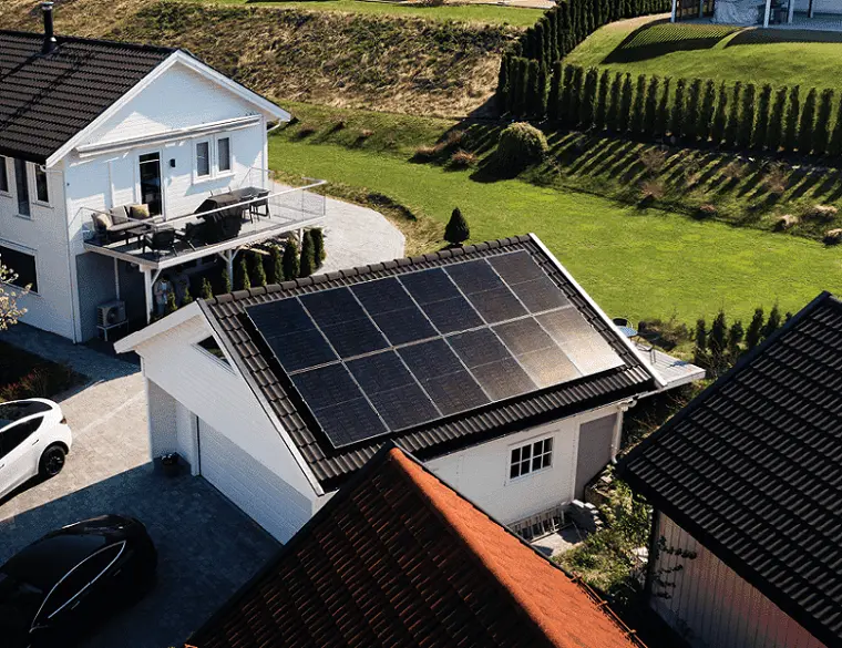 Solcellepanel til garasje: Er det en god idé? - Otovo